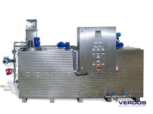 Dry polymer dissolving units